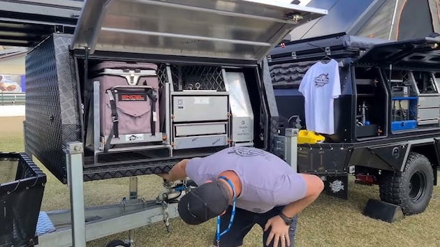 Dual Cab Ute Canopies: The Advantages of Canopy Storage Solutions